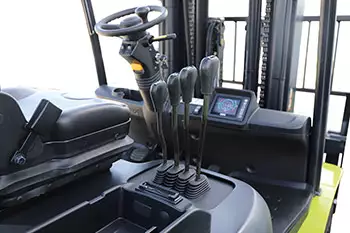 CLARK S40-55: Forklift truck 4,000 - 5,000 kg