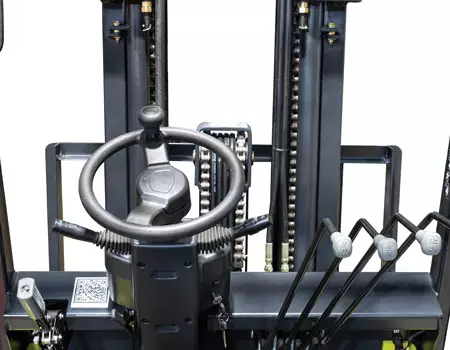 CLARK Electric Crossover Forklift L25XE / L30XE / L35XE 2500 - 3500 kg